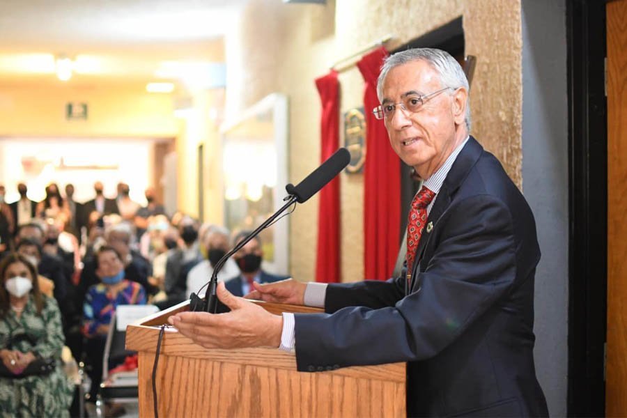 Reconoce Contaduría y Administración UACH trayectoria de Ramiro Valles