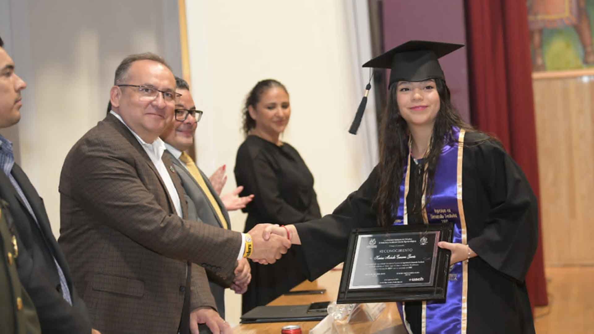 Celebra FACIATEC graduación generación “Rafael Chávez López”