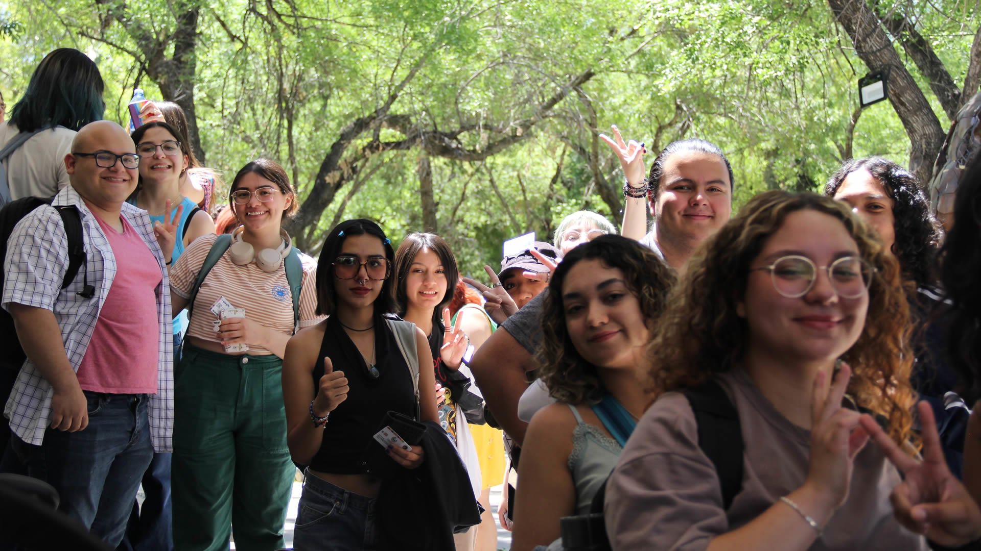 Sociedad de alumnos de la Facultad de Filosofía y Letras presenta ...